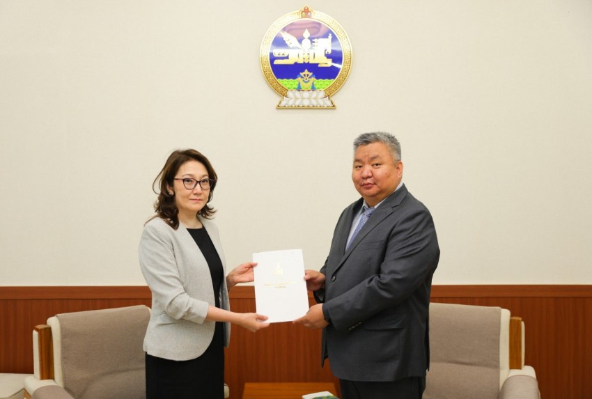 Б Лакшми Швейцарын Холбооны Улсаас Монгол Улсад суух Өргөмжит консул боллоо Epress Mn